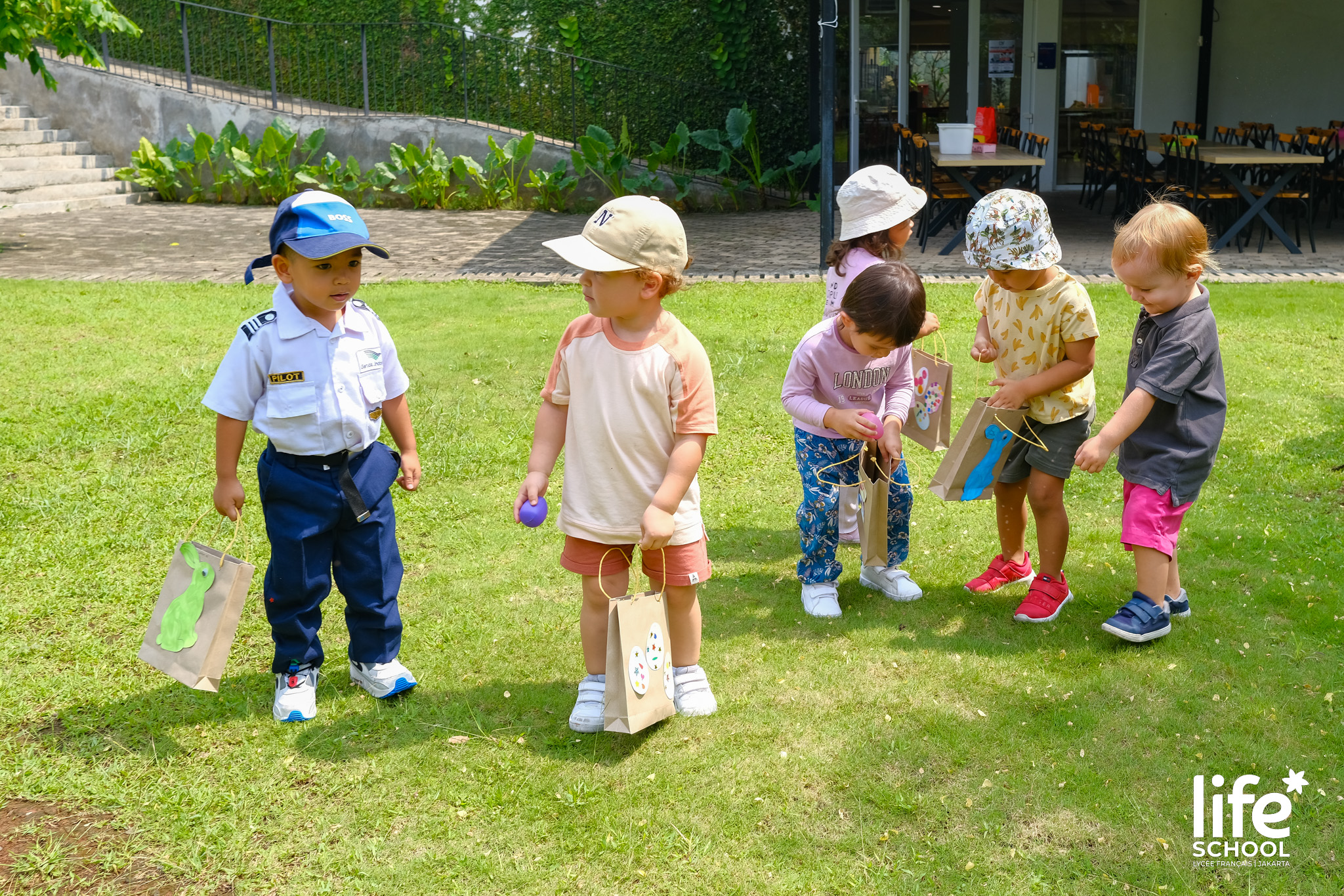French School Jakarta | FSJ Indonesia Chasse aux œufs de Pâques